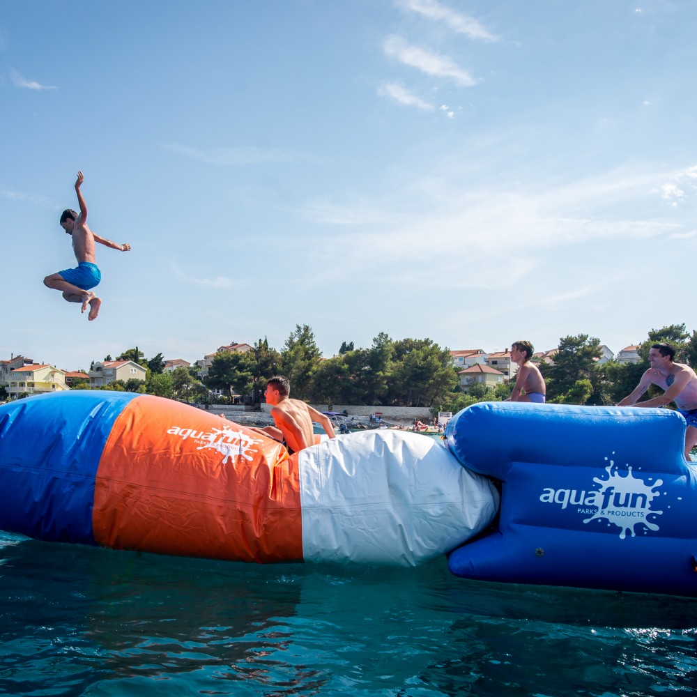 Aire de jeux aquatiques gonflables pour lac, mer, océan Aquafun Park 165